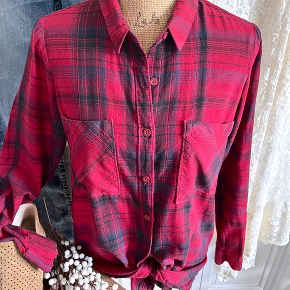 Mudd Tops Womens Red Plaid Flannel Button Down Shirt Mudd Red Flannel Shirt Size M Poshmark